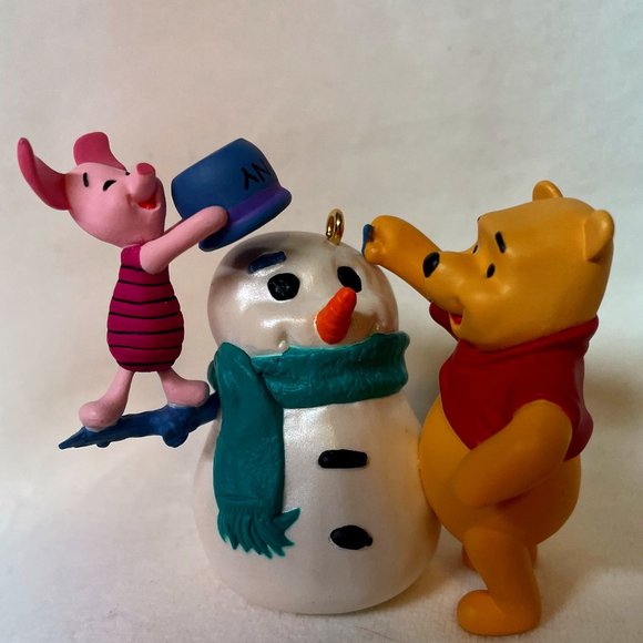 Hallmark | Holiday | Winnie The Pooh And Piglet Building A Snowman ...